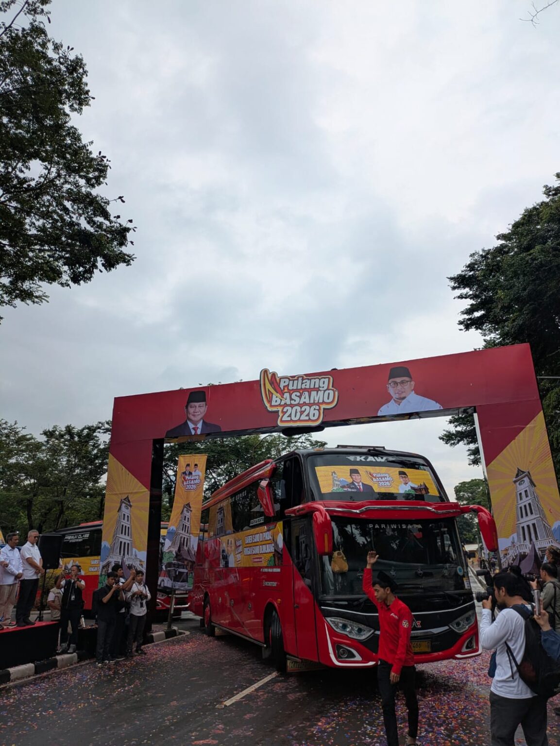 Andre Rosiade Lepas 100 Bus Mudik Gratis Pulang Basamo 2026 untuk ...